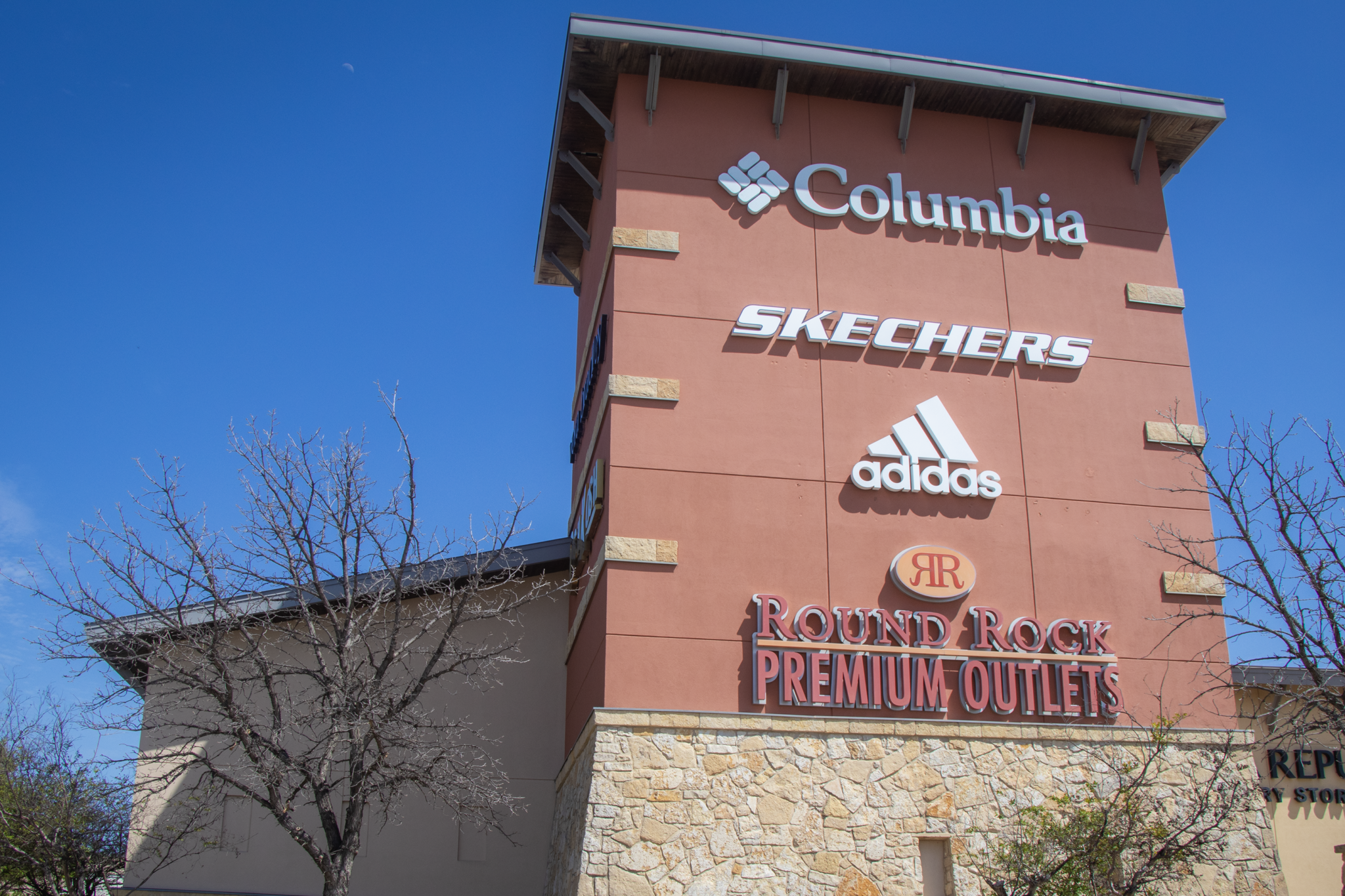 Round Rock Premium Outlets to add lululemon, Sephora - Shop The Rock
